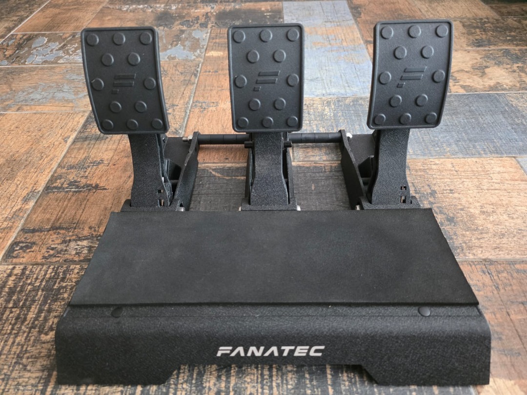 Fanatec CSL Elite V2 Pedals with Loadcell, Video Gaming, Gaming ...