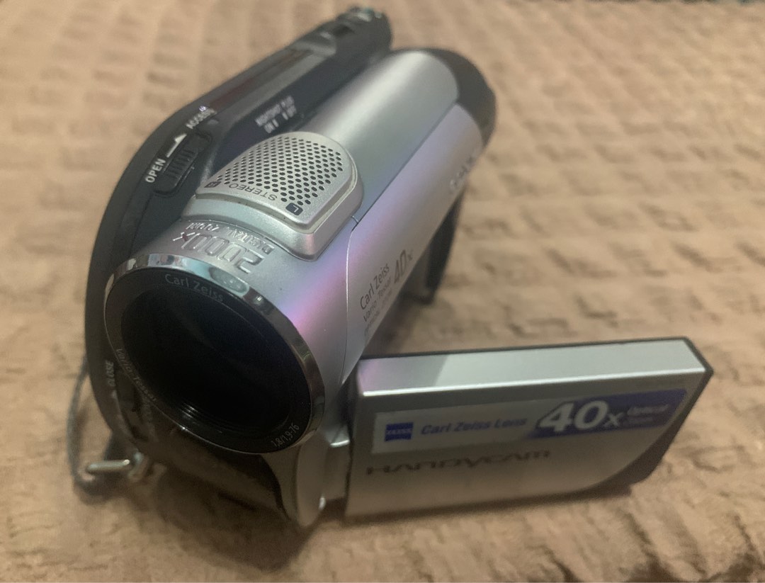 Handycam Sony Dvd memory, Photography, Video Cameras on Carousell
