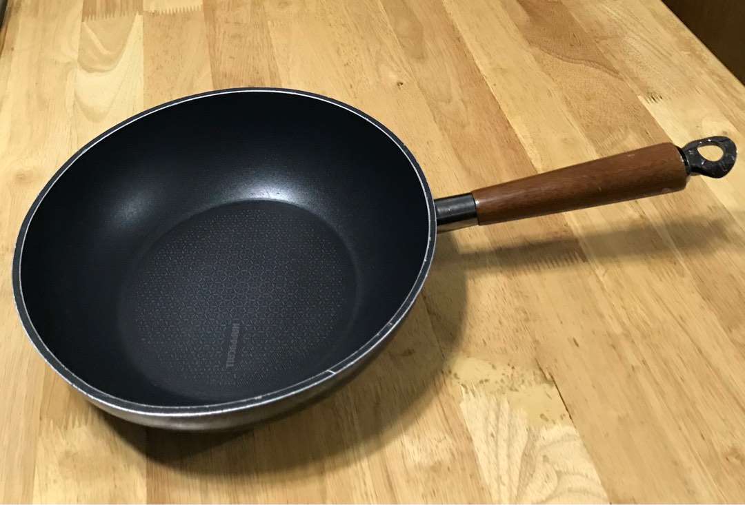 Happycall Crocodile IH Graphene 28cm wok, Furniture & Home Living, Kitchenware & Tableware ...