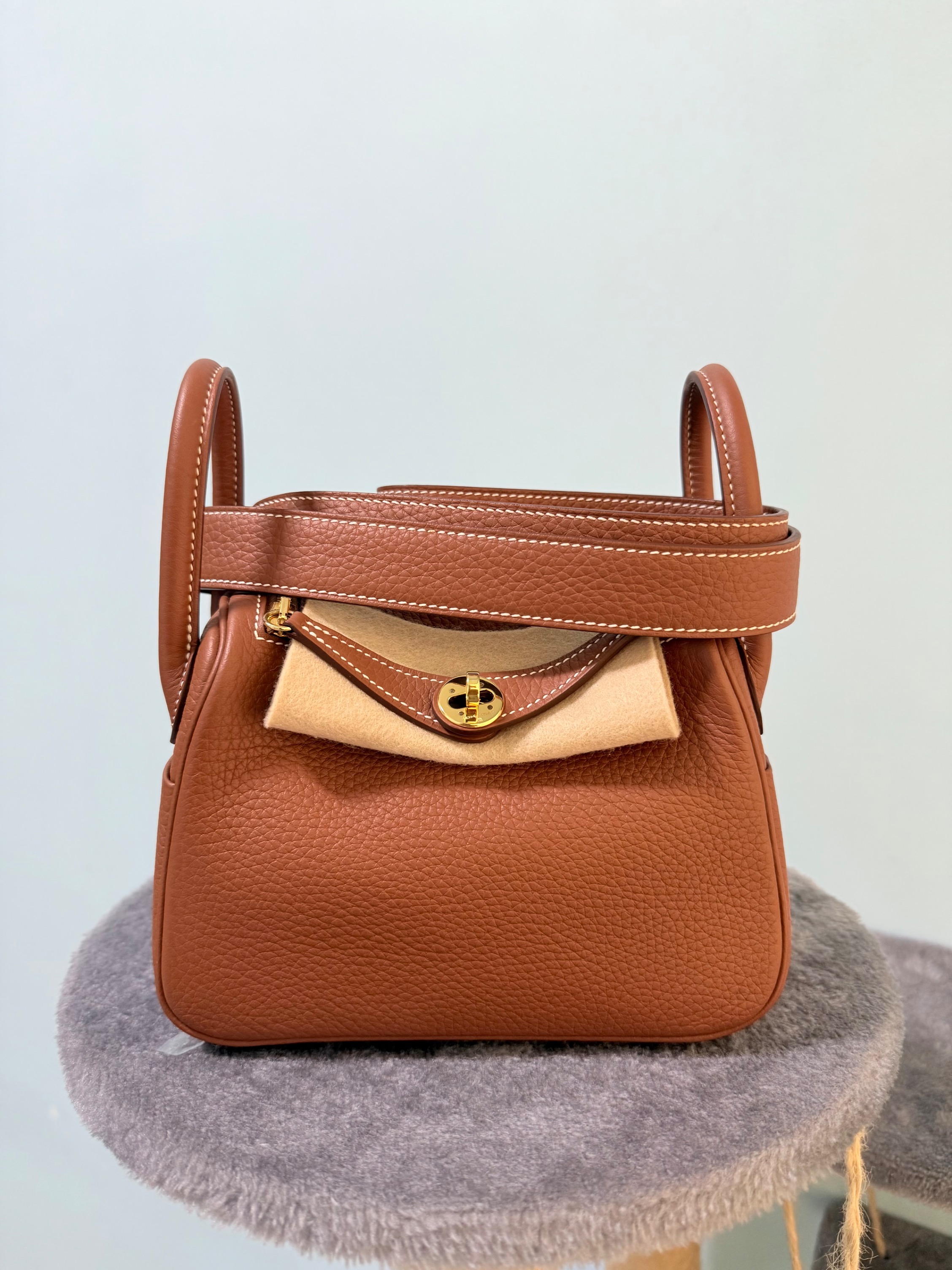 Hermes Mini Lindy Gold, Luxury, Bags & Wallets on Carousell