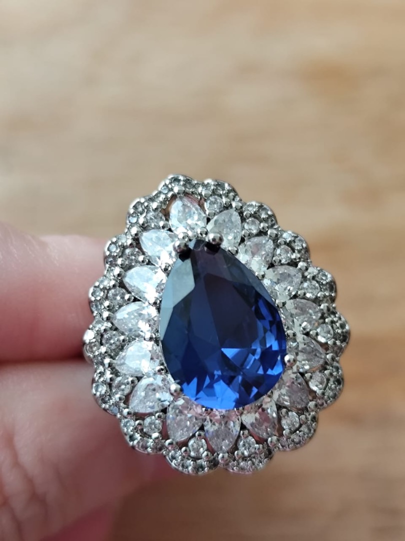HIGH QUALITY 4 carat Natural Sapphire AU750 Ring (UV Reactive), Women's ...