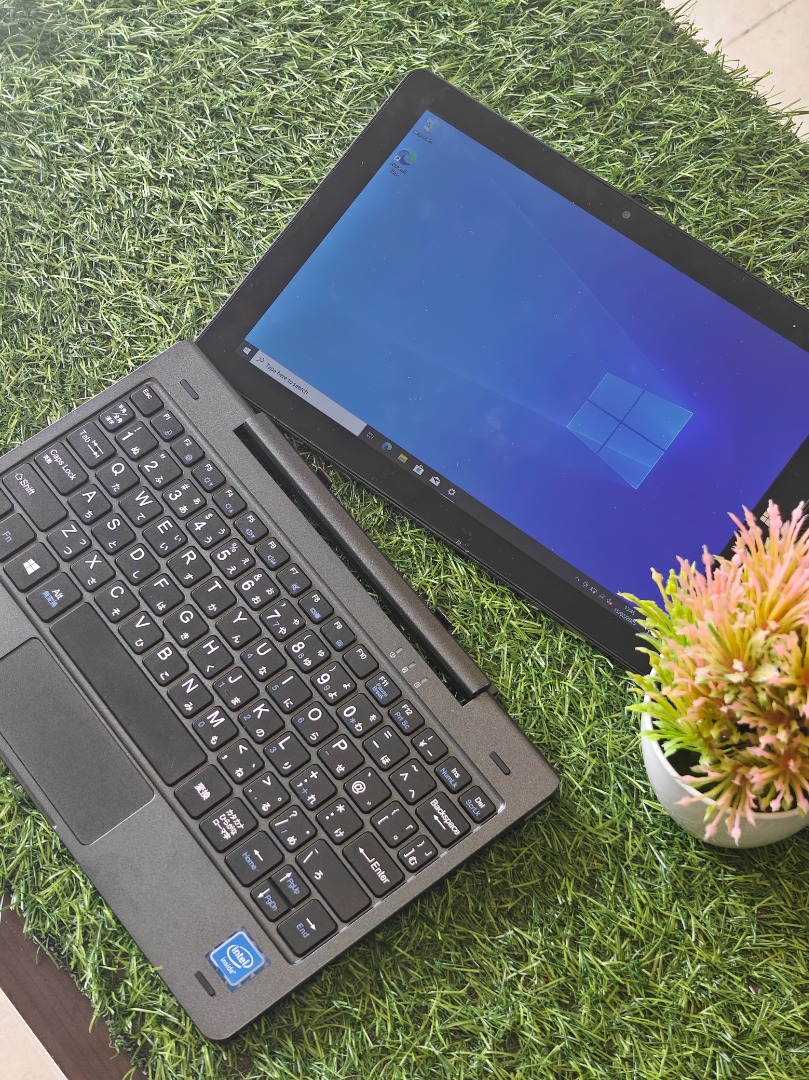 LAPTOP ASCON 2 IN 1, Intel Celeron N4120, Ram 8 gb SD 64 gb, Untuk Editing/nonton film, mulus no ...