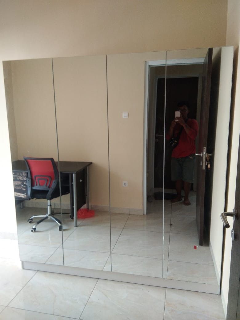 LEMARI PINTU 4 SWING DOOR FUL CERMIN, Perabotan Rumah di Carousell