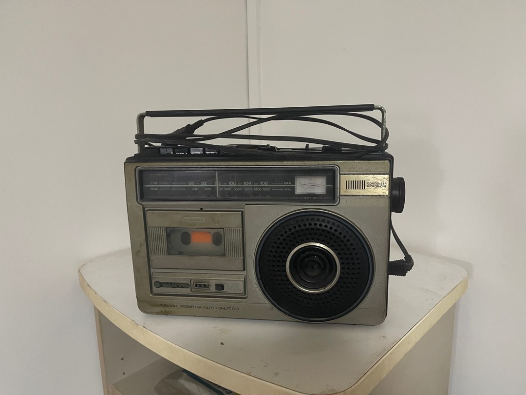 RARE Sanyo Model No.2462F, Hobbies & Toys, Memorabilia & Collectibles ...