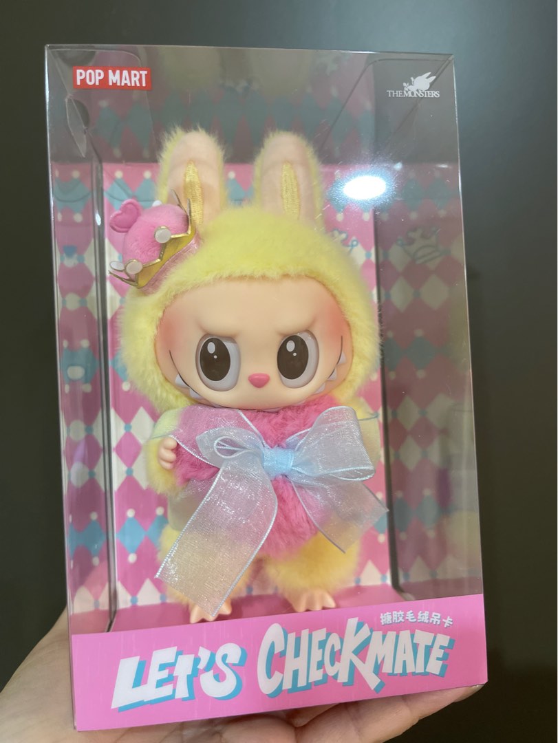 (SOLD OUT ) Queen Yellow Labubu Valentine, Hobbies & Toys, Toys & Games ...