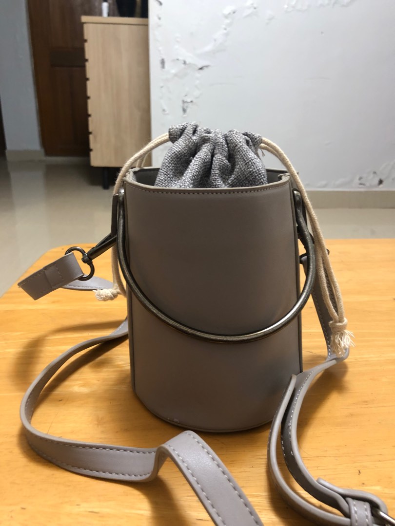 Solid Bucket Bag, Women's Fashion, Bags & Wallets, Tote Bags on Carousell