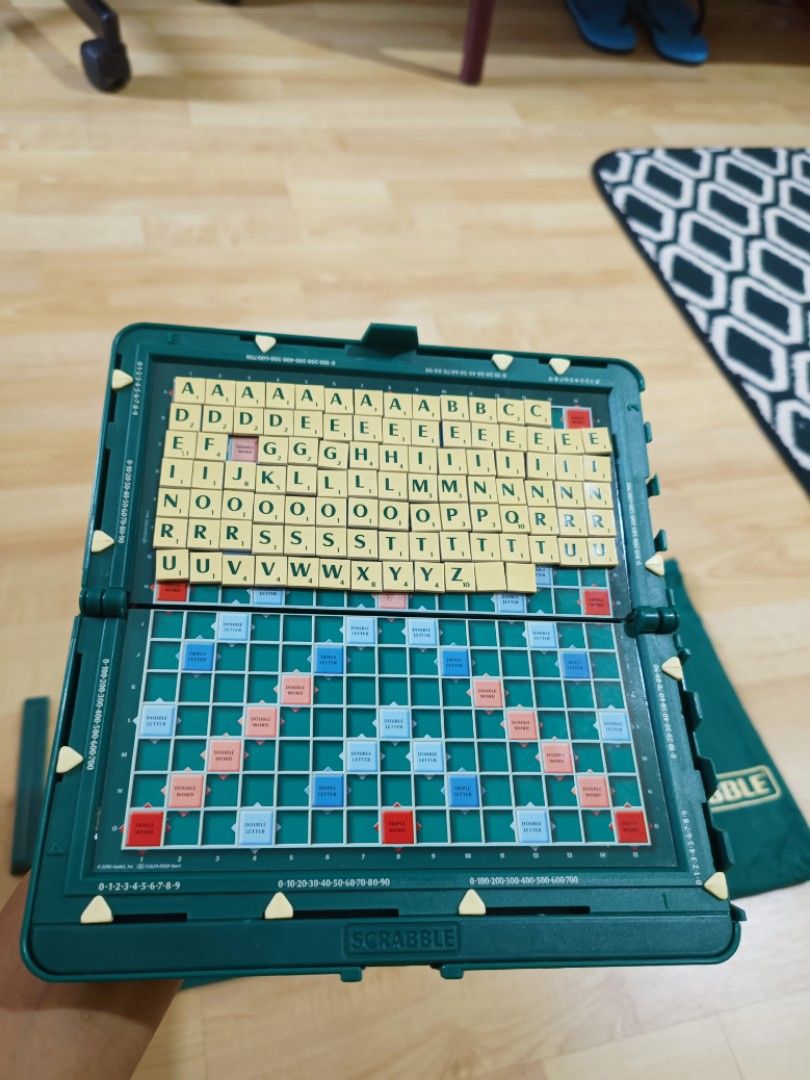Vintage Pocket Scrabble Magnetic set, hard plastic folding case ...