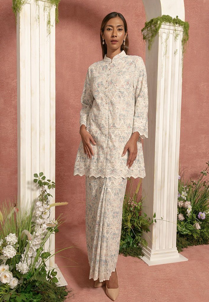 [NEW] ZALIA Eyelet Lace Texture Long Kurung, Women's Fashion, Muslimah ...