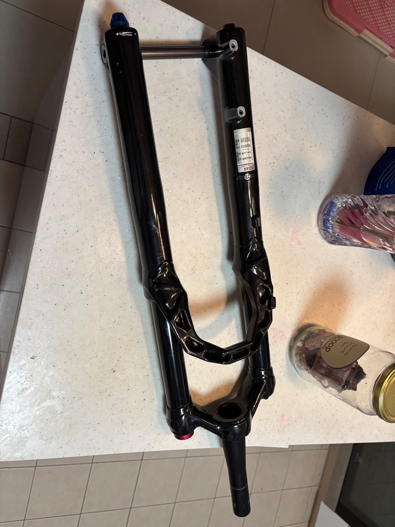 34 Manitou Magnum Comp 650+ MTB Fork Boost, Sports Equipment, Bicycles ...