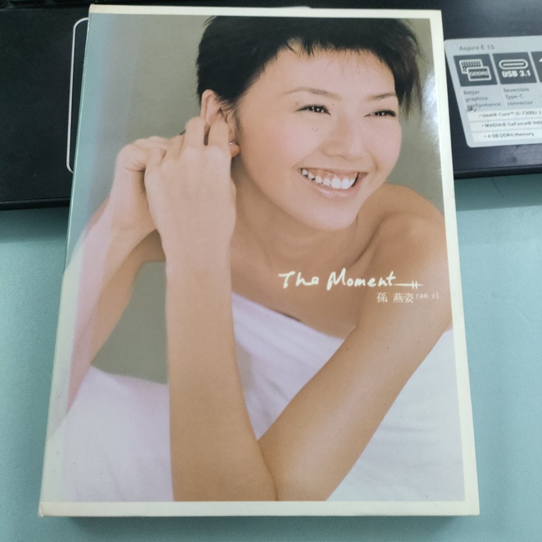 孫燕姿 The Moment 這一刻 2CD+DVD, 書籍、休閒與玩具, 樂器、音樂相關, CD、DVD在旋轉拍賣