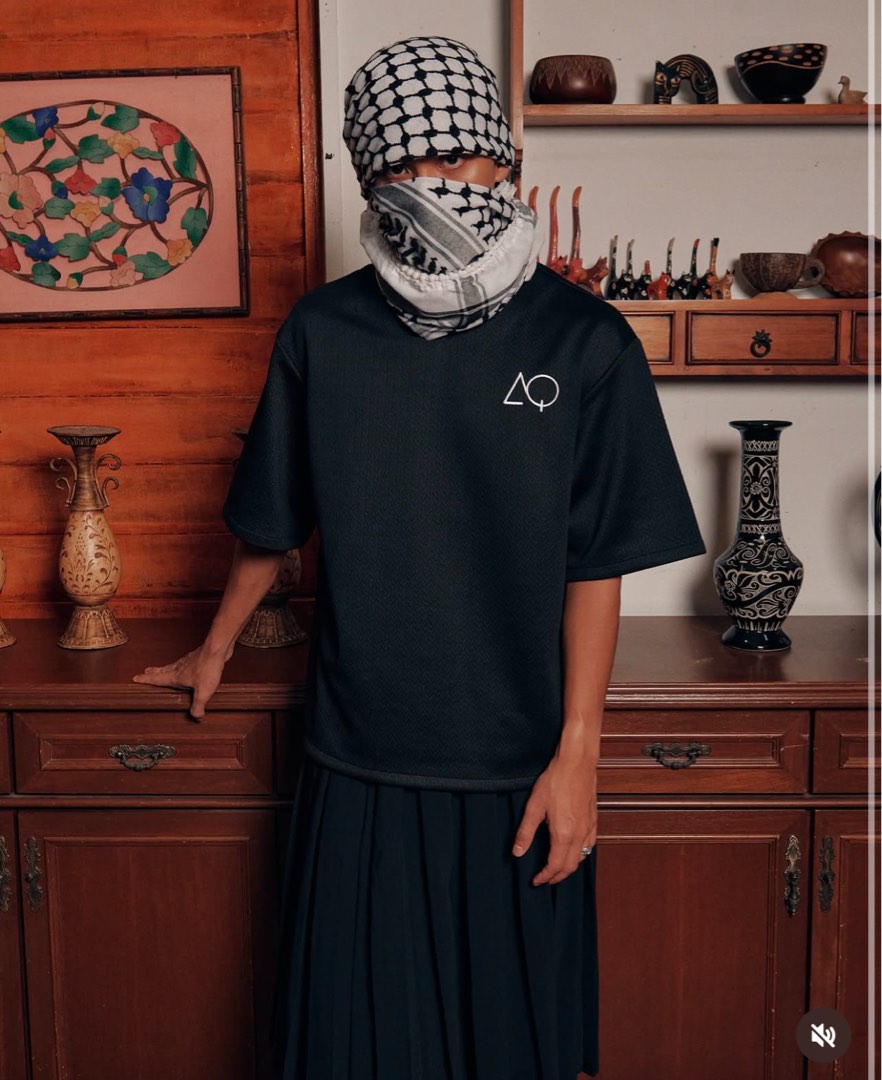 (XL) AQ Merch B&W Basic - BLACK, Men's Fashion, Activewear on Carousell