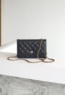 Authentic Cha nel Classic Wallet On Chain Black Caviar Gold Hardware ...