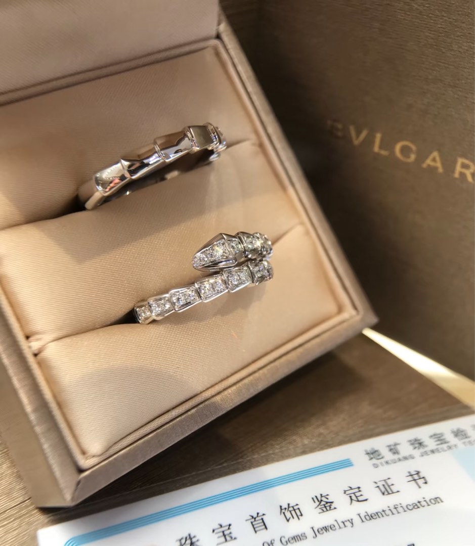 ring White MOP with diamond/ 18k gold, Women's Fashion, Jewelry ...