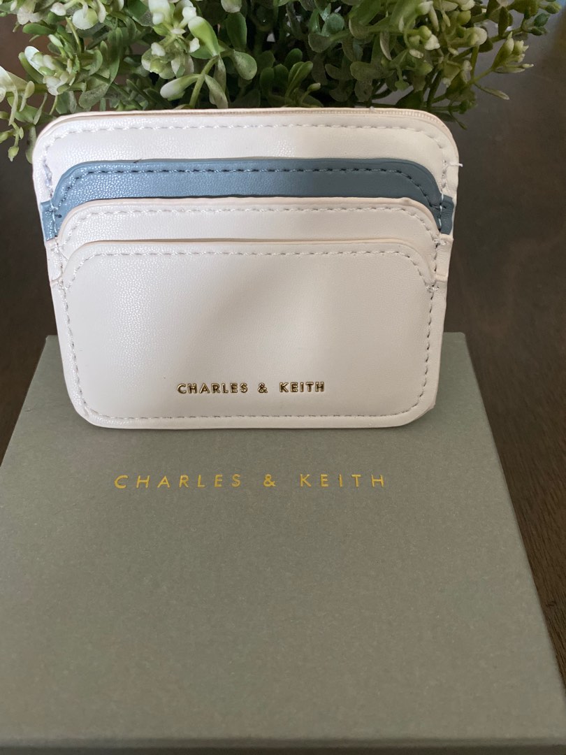 Charles & Keith Card holder, Women's Fashion, Bags & Wallets, Wallets ...
