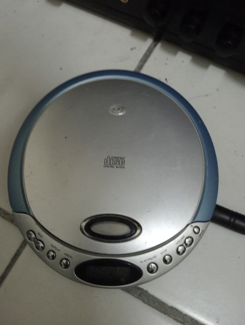 Discman Durabrand CD Player Cd-566, Audio, Portable Music Players on ...