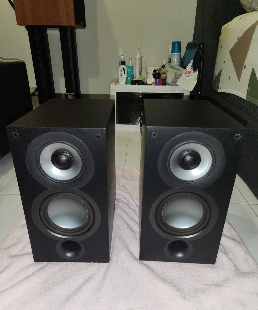 ELAC Uni-fi 2.0 UB52 3 -way Bookshelf Speaker, Audio, Soundbars, Speakers & Amplifiers on Carousell