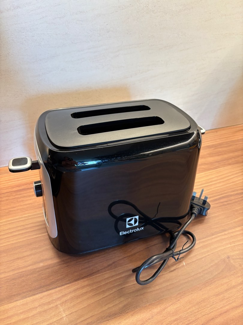 Electrolux Bread Toaster ETS3505, TV & Home Appliances, Kitchen ...