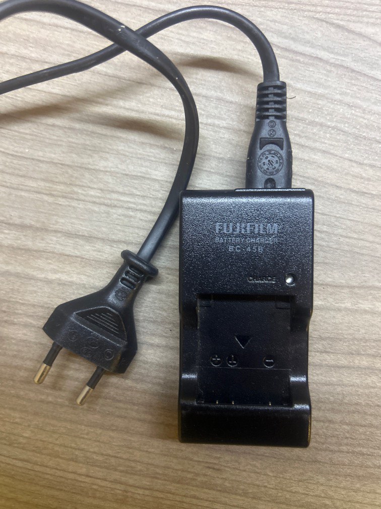 FujiFilm battery charger, Mobile Phones & Gadgets, Mobile & Gadget ...