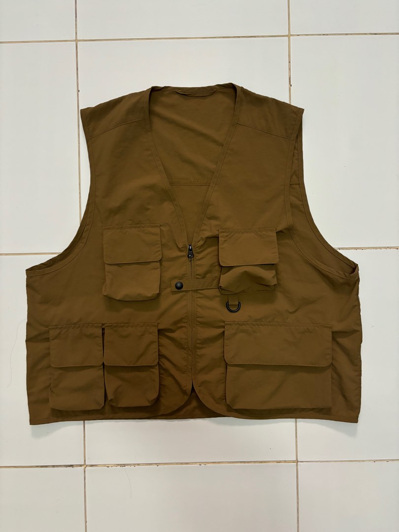 GU utility vest, Men's Fashion, Tops & Sets, Vests on Carousell