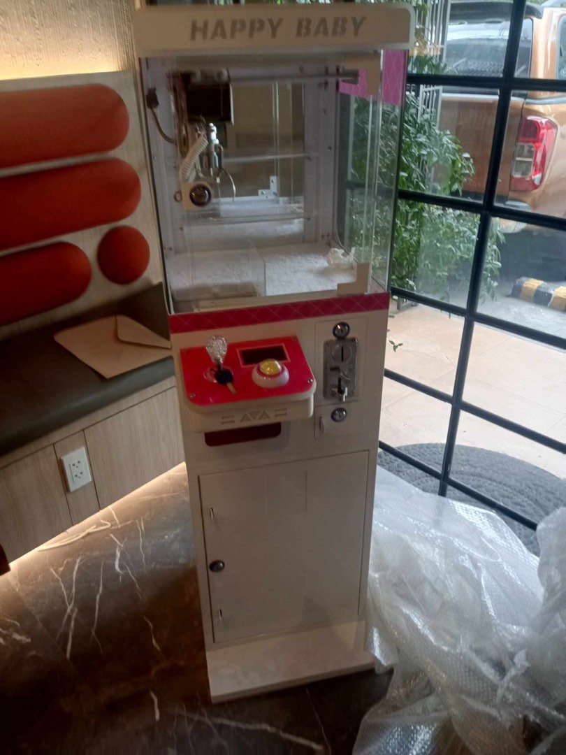 HAPPY BABY STAND CLAW MACHINE (W/ ASSORTED 30 STUFF TOYS), Hobbies ...