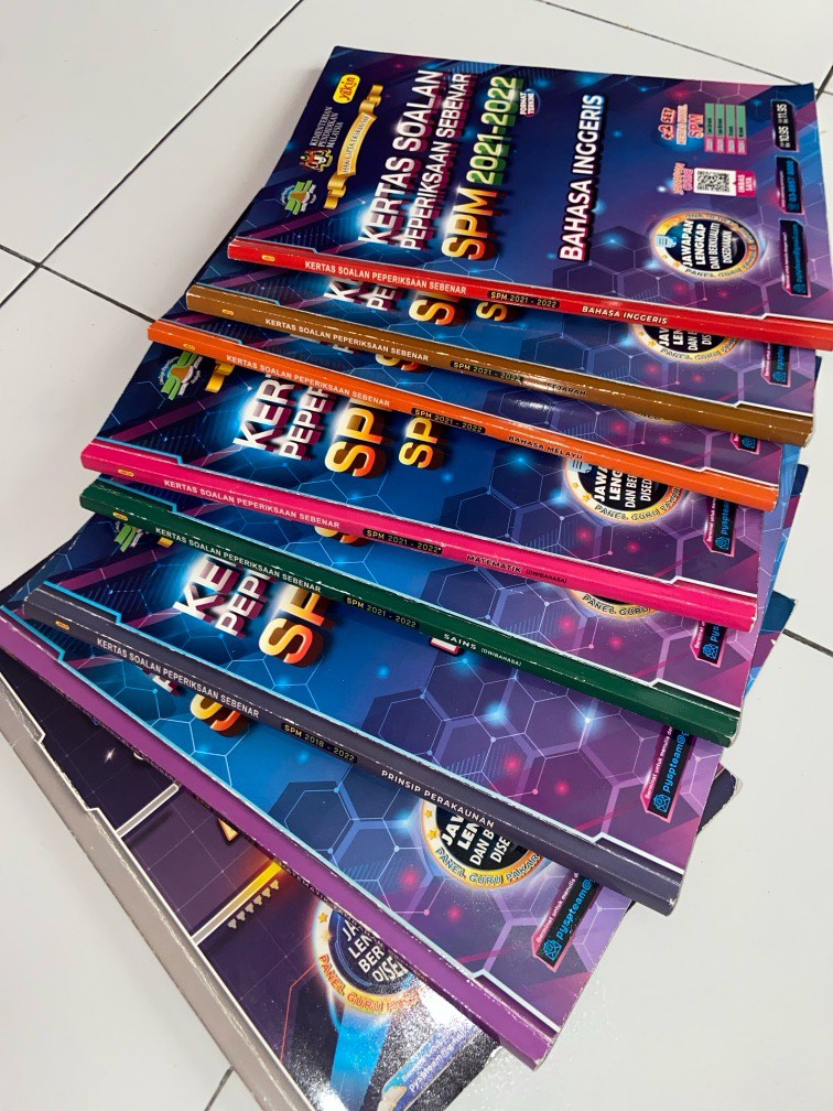 SEMUA RM45 Kertas Soalan Peperiksaan Sebenar SPM 2021-2022 x8 buku ...