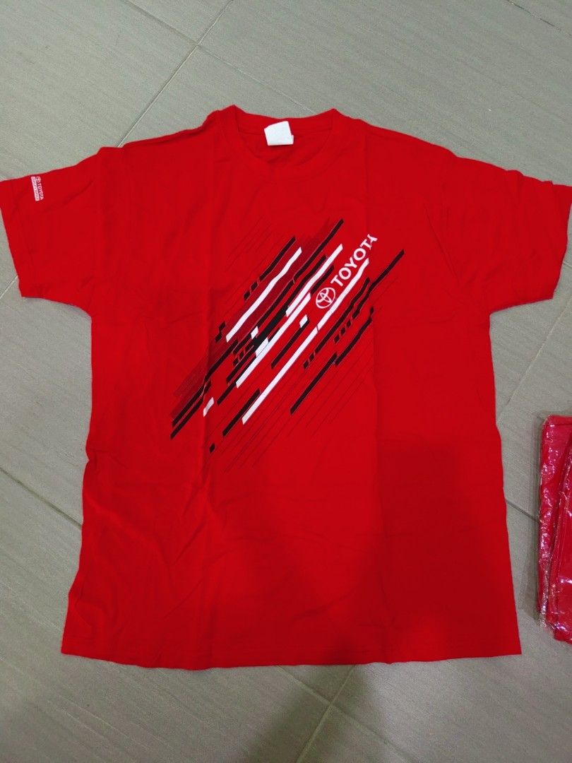 Lelong Baju Toyota Red New, Men's Fashion, Tops & Sets, Tshirts & Polo ...
