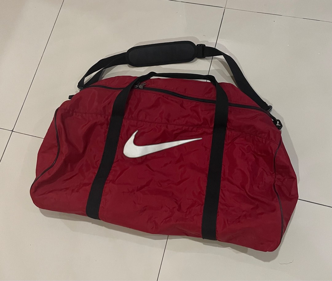 nike large beg vintage, Men's Fashion, Bags, Backpacks on Carousell