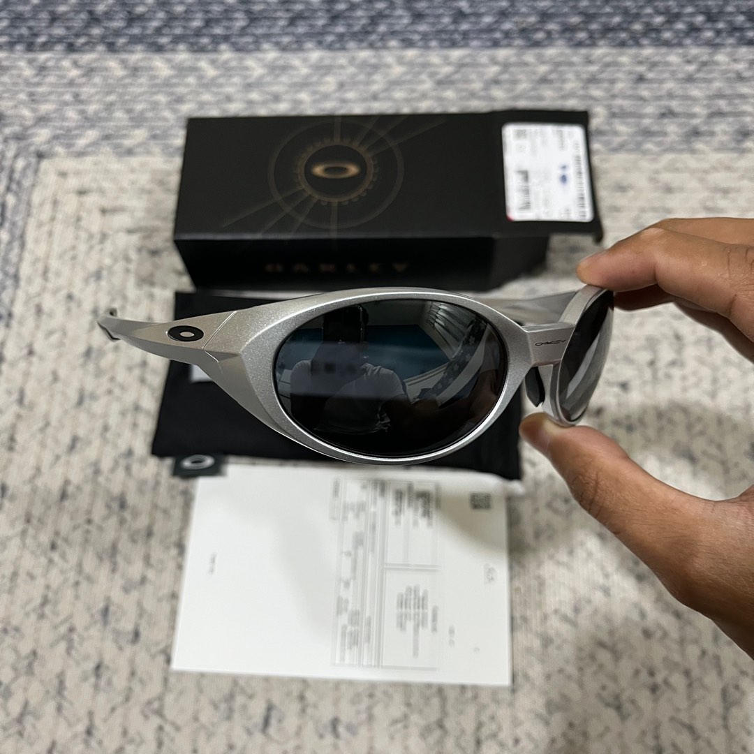 Oakley Eye Jacket Redux Silver, Men's Fashion, Watches & Accessories ...