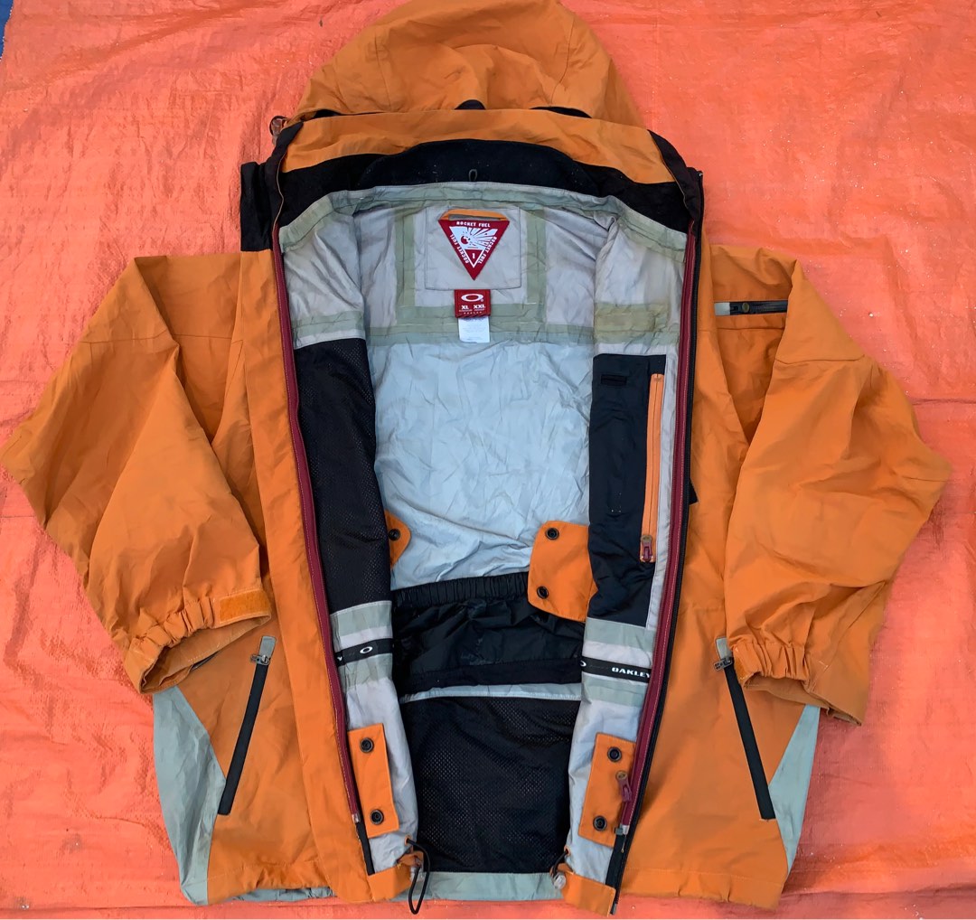 Original Oakley Rocket Fuel Jacket, Men's Fashion, Coats, Jackets and ...