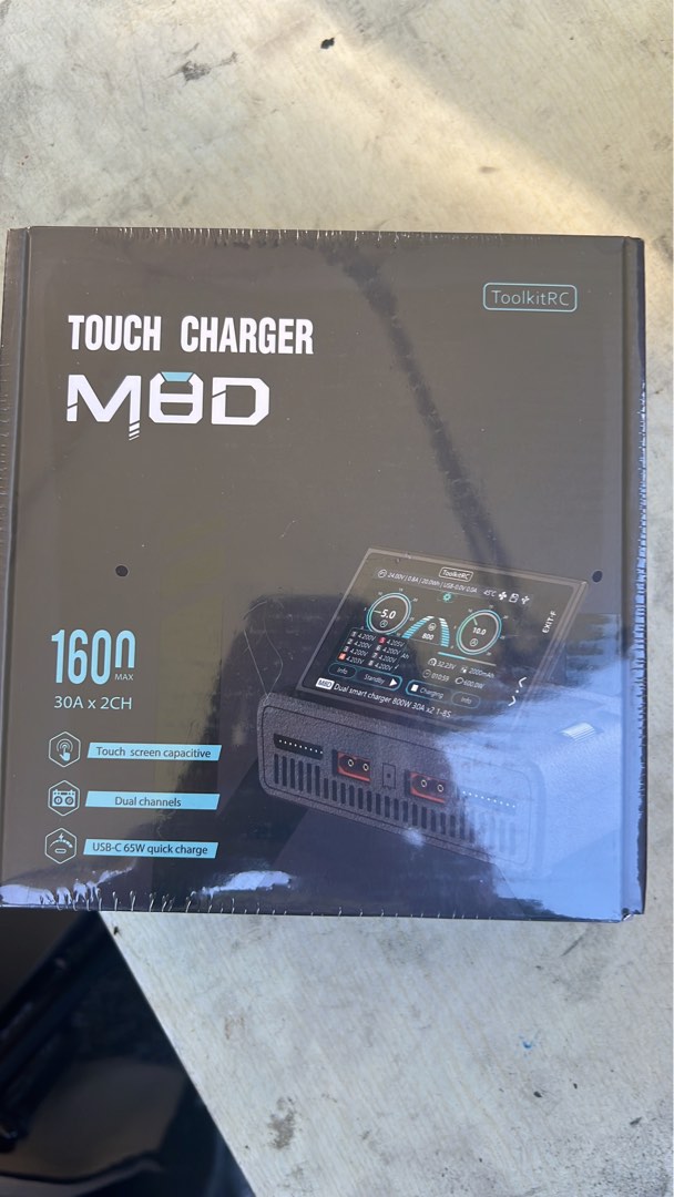 Toolkit RC M8D toolkitrc m8d 充電器 遙控車 遙控飛機 航拍機, 興趣及遊戲, 玩具 & 遊戲類 - Carousell