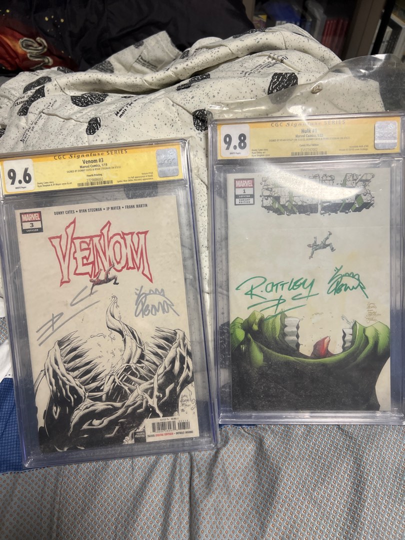 Venom issue 3 4th print first knull signed and hulk issue 1, Hobbies ...