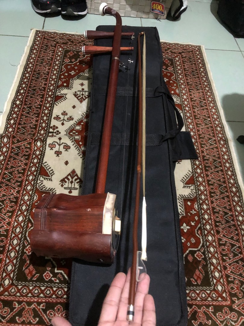 Vintage 2 string violin Erhu with case and accessories, Hobbies & Toys ...