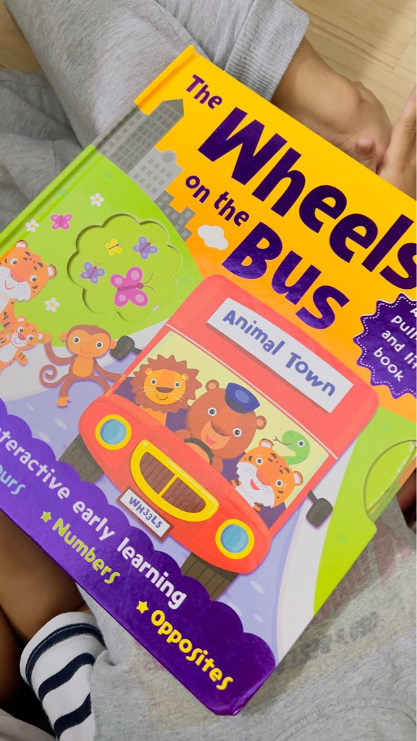 Wheels on the bus pull push turn interactive book, Hobbies & Toys ...