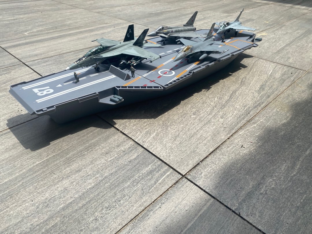 1:72 fighter jet diorama with carrier, Hobbies & Toys, Toys & Games on ...