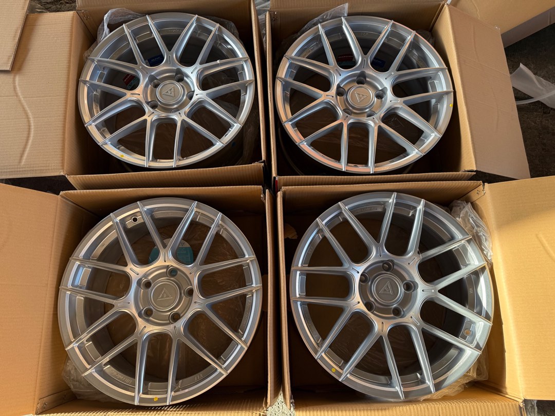 17” VLF-38 Silver mags 5Holes pcd 114 Brandnew orig, Car Parts ...