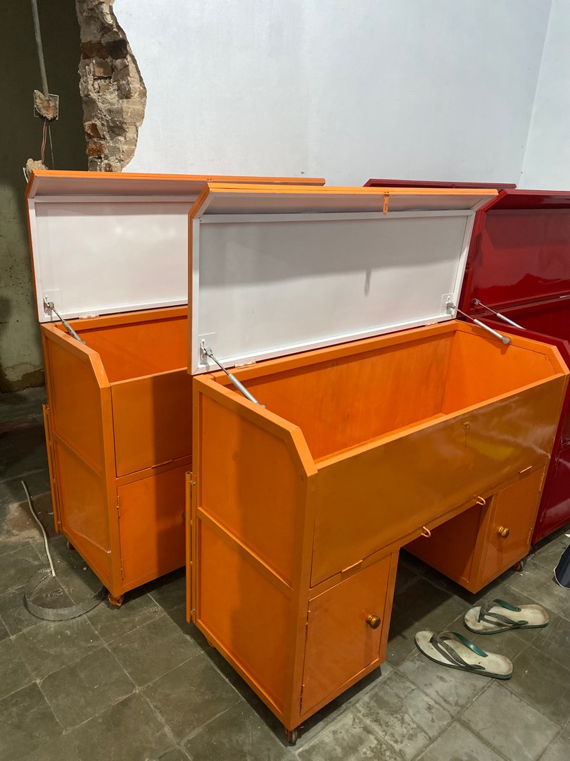 Booth motor keliling, Motor di Carousell