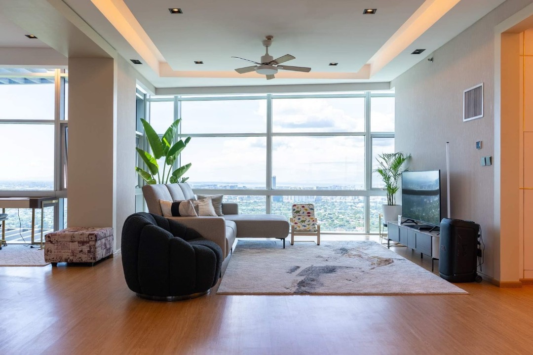 Fully Furnished Spacious 3 Bedroom Condo unit (298sqm) in Pacific Plaza ...