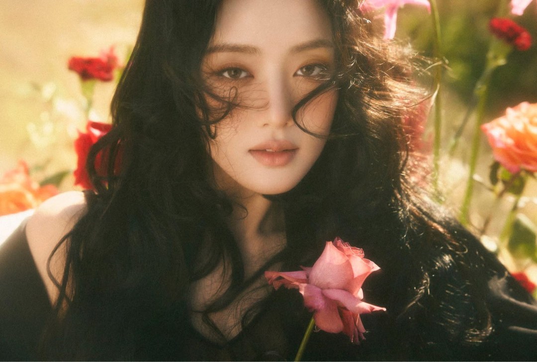 (G) I-DLE MINNIE - HER [OFFICIAL] POSTER K-POP *NEW* G IDLE, 興趣及遊戲, 收藏品 ...