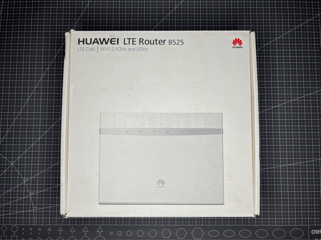 Huawei B525s 65a Router (White Mamba), Computers & Tech, Parts ...