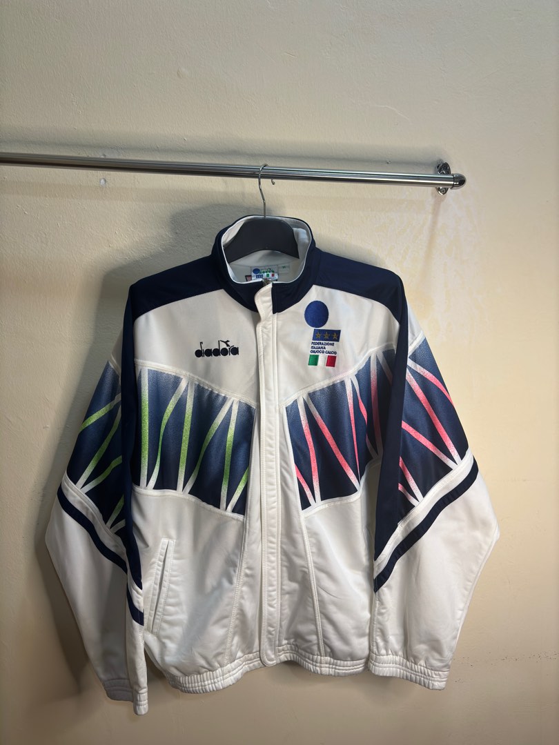 Italy tracktop 1994, Men's Fashion, Activewear on Carousell