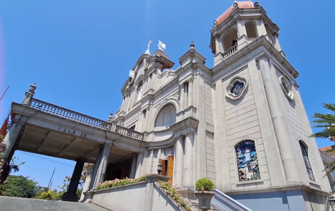 Near St. James Ayala Alabang House And Lot For Sale With Garden And Swimming Pool Ready For ...