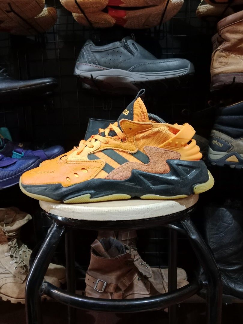 SEPATU ADI X DISNEY MICKY MOUSE GRAND COURT ORANGE, Fesyen Pria, Sepatu ...