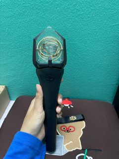 ILLIT OFFICIAL LIGHTSTICK, Hobbies & Toys, Collectibles & Memorabilia ...