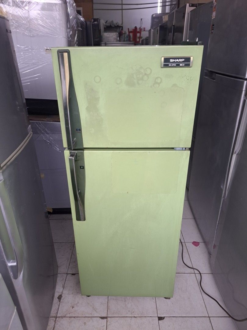 SINGER Fridge freezer 2door good condition one month warntey ada, TV ...