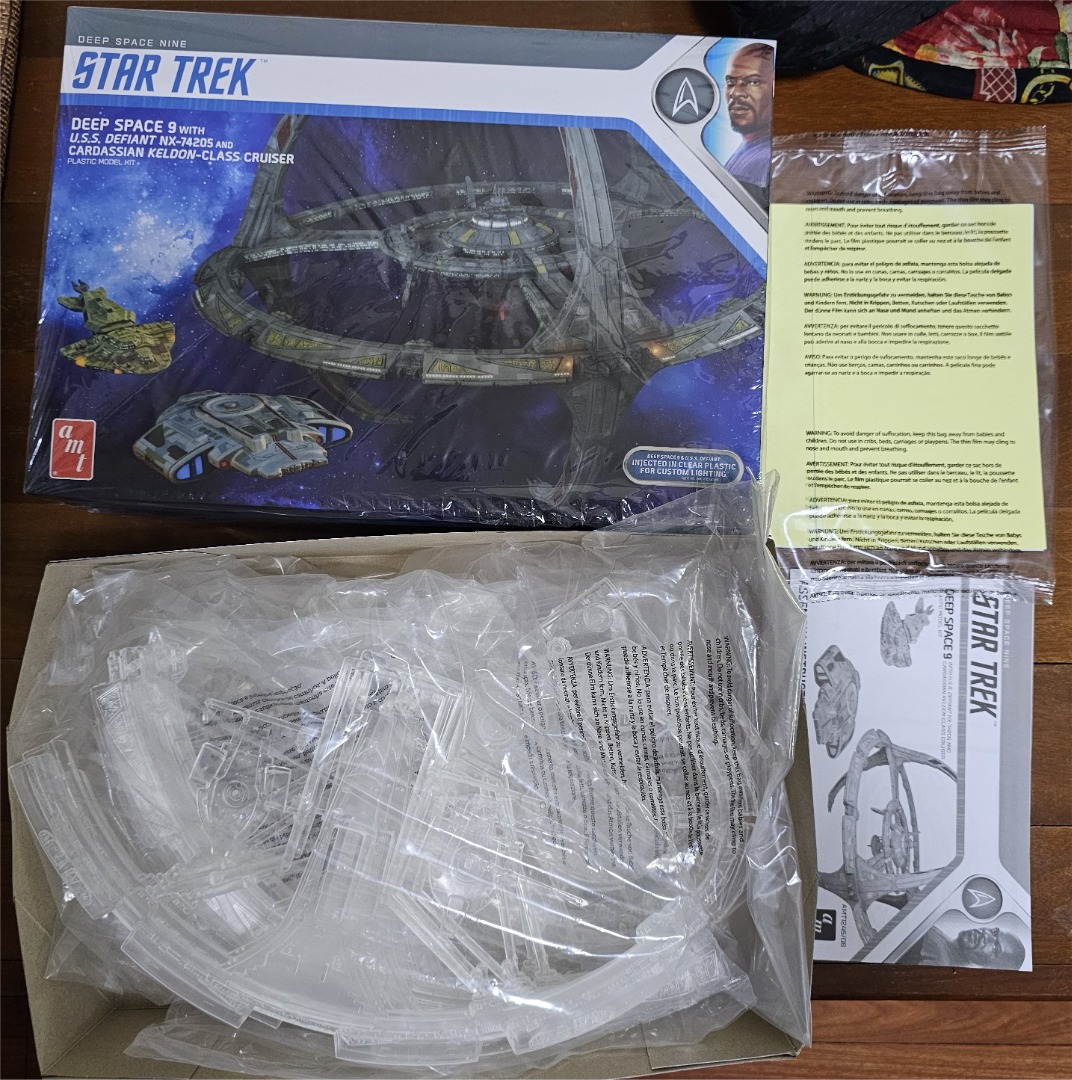 Star Trek Deep Space Nine Space Station Model KIt, Hobbies & Toys, Toys ...