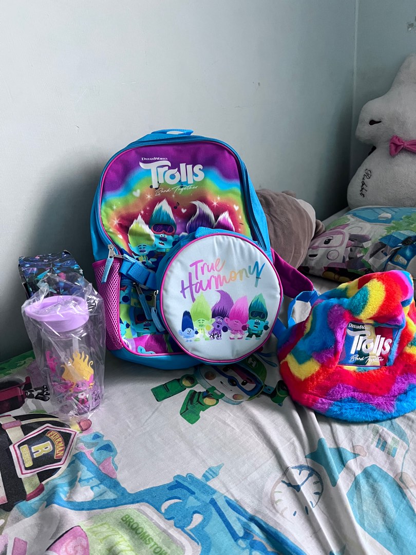 Trolls back pack sekali dgn hat, botol air dan lunch bag ni. Edisi ...