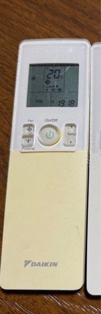 Used DAIKIN aircon remote (original) smile series, TV & Home Appliances ...