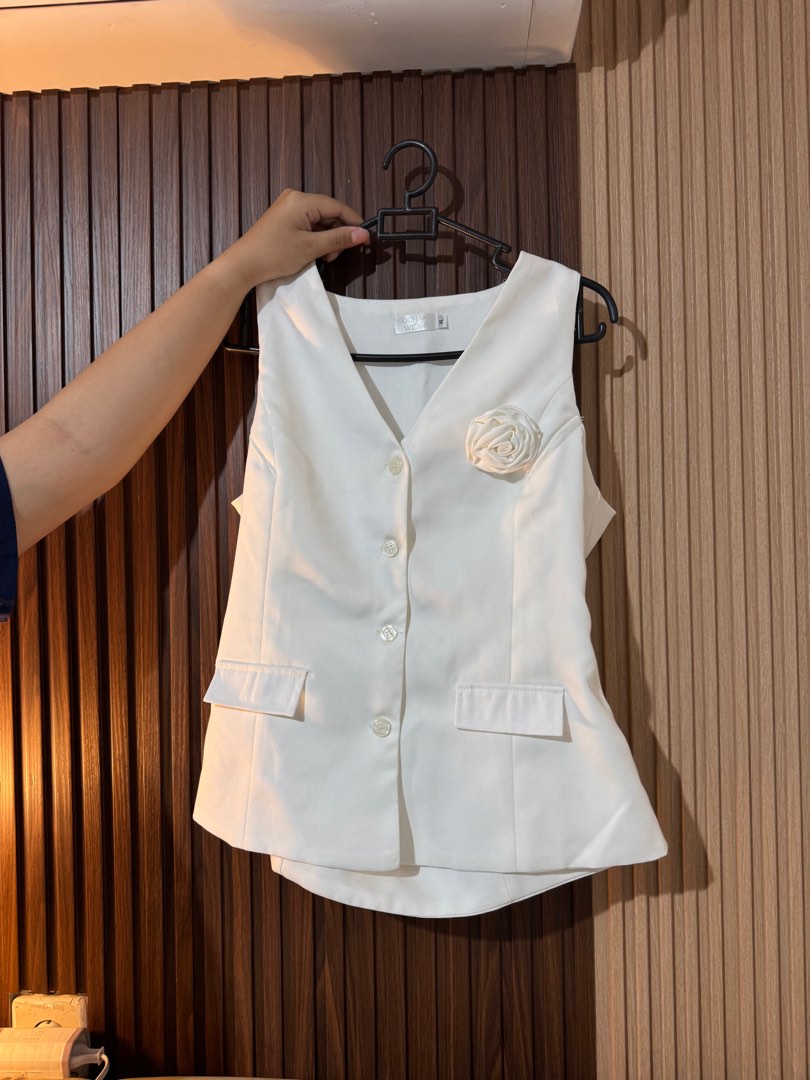 vest flower brand ocha wear, Fesyen Wanita, Pakaian Wanita, Atasan di ...