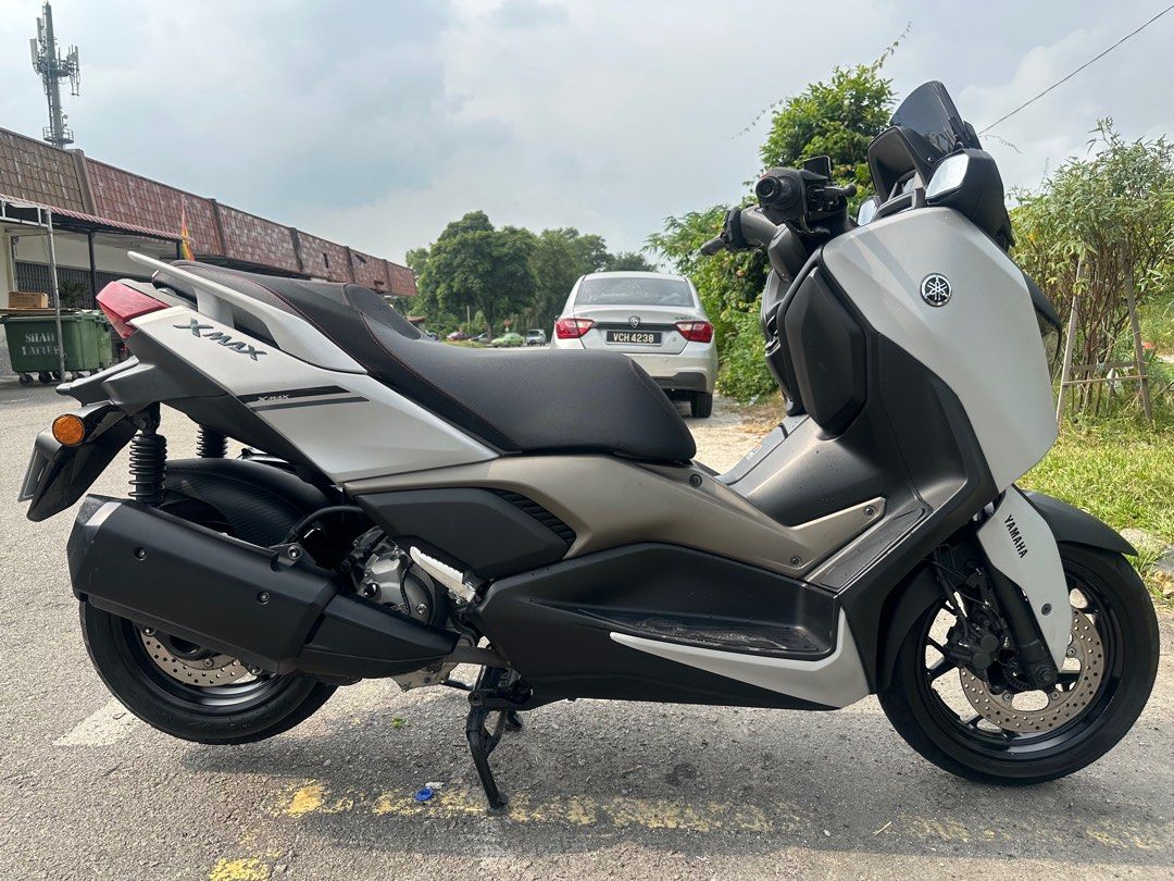 YAMAHA XMAX V2 2023 MATTE GREY, Motorbikes on Carousell