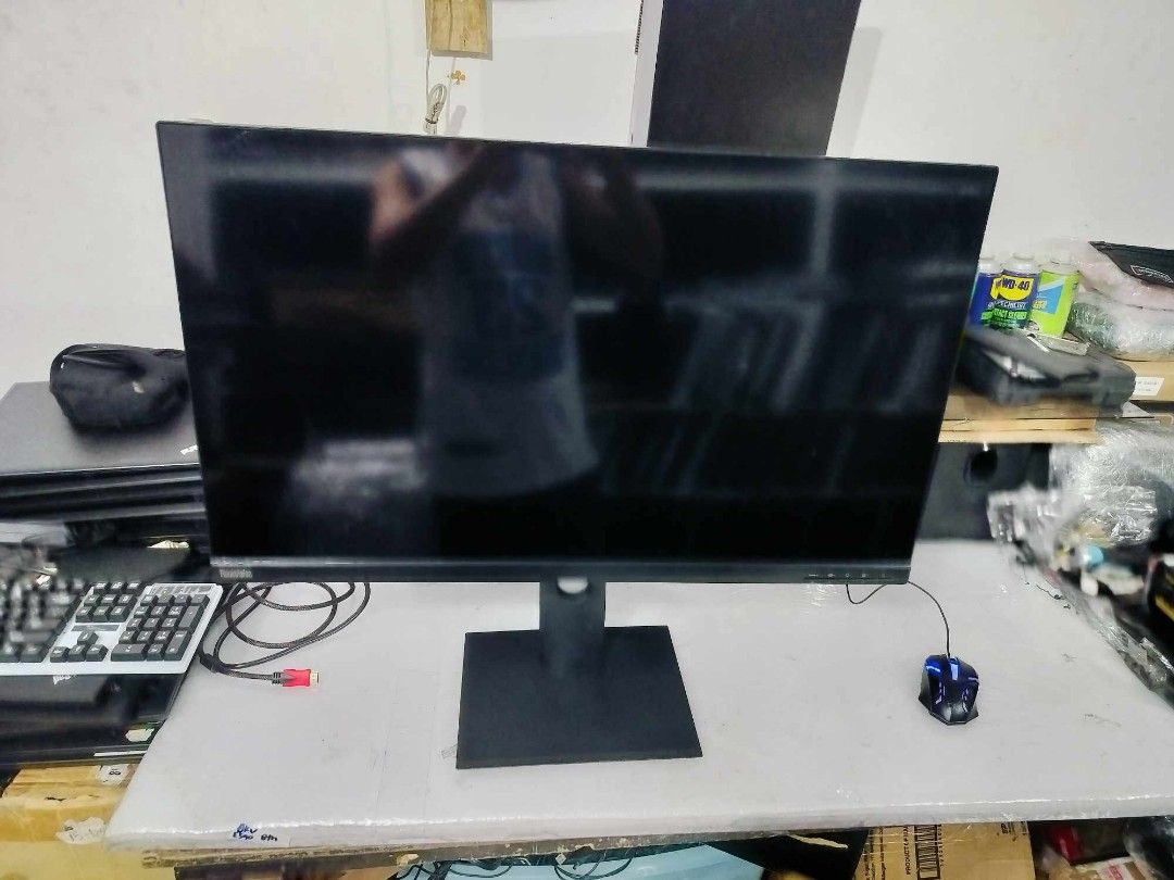 10pc Lenovo Thinkvision 32" 4K Reso UHD 2160p, Frameless IPS monitor ...